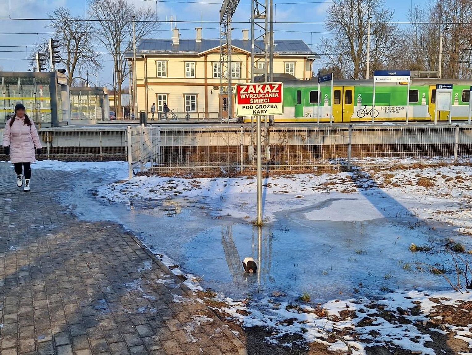 Śmierdzący problem przy dworcu kolejowym. Czy zniknie?